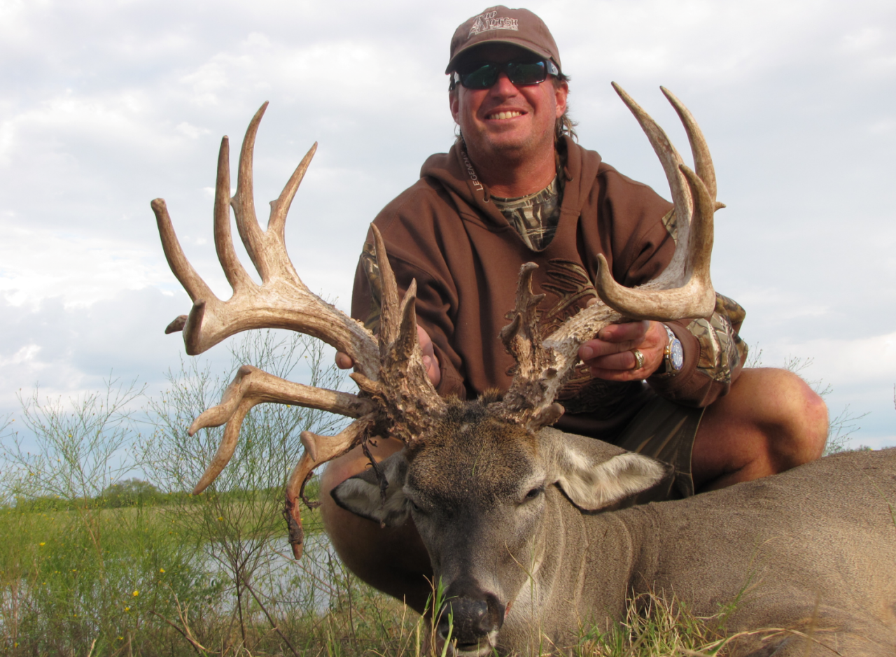 Big Buck Hunts - Lonesome Bull Ranch